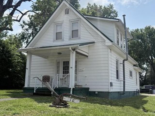 110 Estill Ave, Irvine, KY 40336
