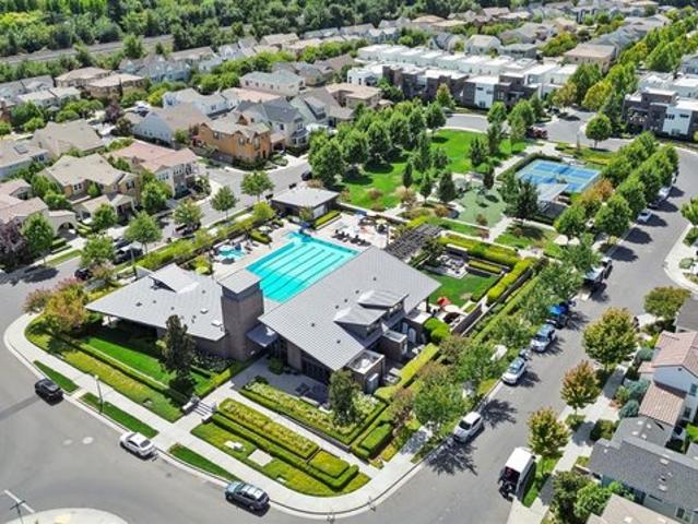 110 Fonseca St, Sacramento, CA 95816