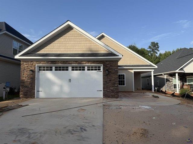 110 Fairway Oaks Dr, Perry, GA 31069