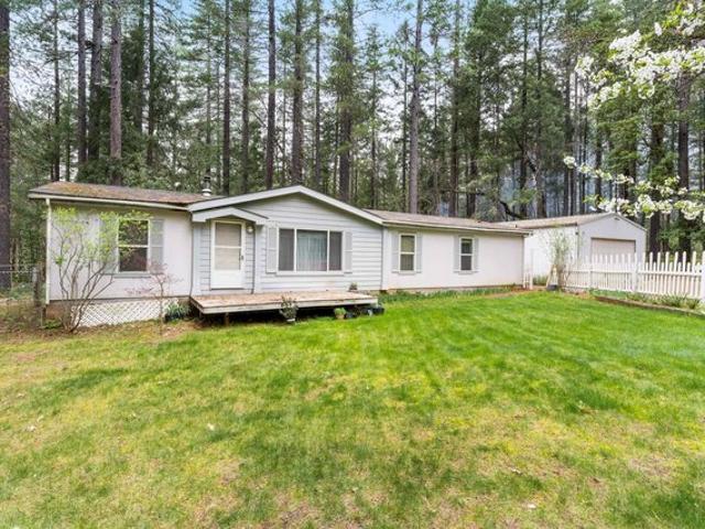 110 Falling Leaf Dr, Selma, OR 97538