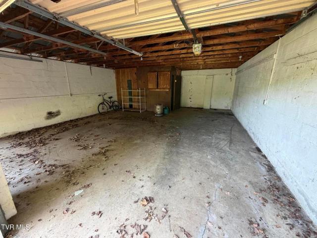 110 Fishpond Road