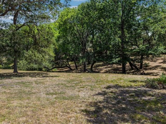 110 Kathleen Ave, La Grange, TX 78945