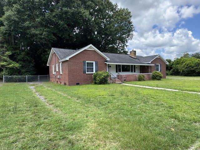 110 Harris St, Bishopville, SC 29010