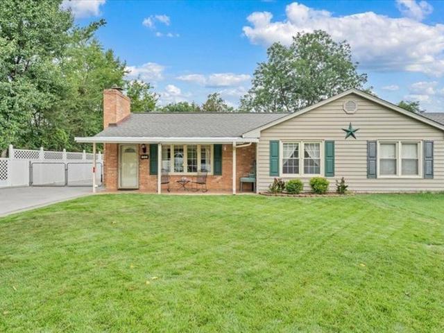110 Hart Dr, Salem, VA 24153