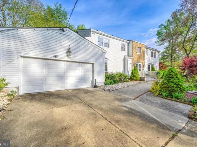 110 Hart Rd, Cherry Hill, NJ 08034