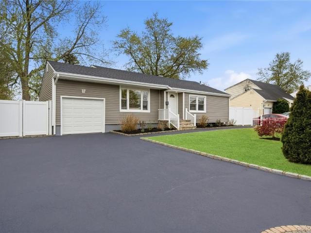 110 Heyward St, Brentwood, NY 11717 | MLS #991308 | Compass
