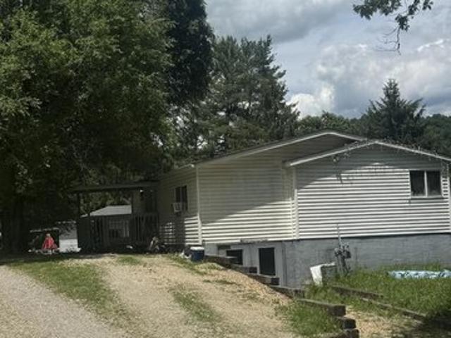 110 Hideaway Dr, Wheeling, WV 26003