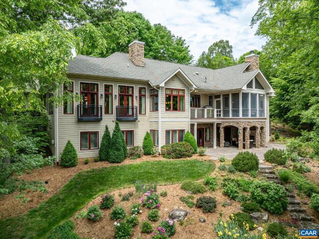 110 High Crest Ln