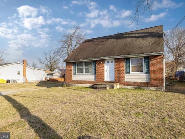 110 Highland Rd, Glen Burnie, MD 21060