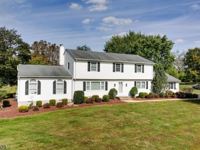 110 Hill Top Ln, Branchburg Township, NJ 08853