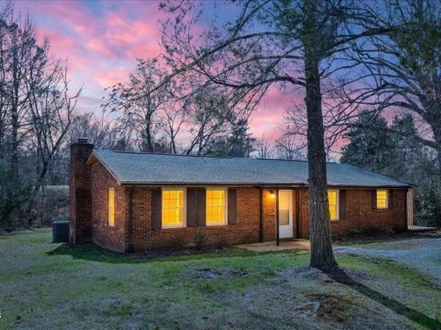 110 Hill St, Hillsborough, NC 27278