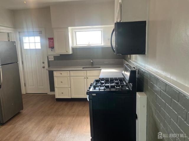 110 oak tree Avenue 2