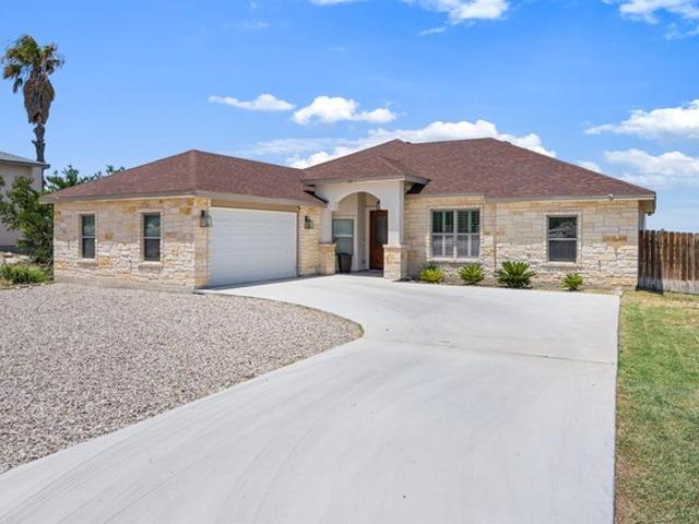 110 LA Paloma Dr, Del Rio, TX 78840