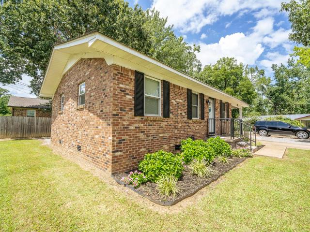 110 lake cir