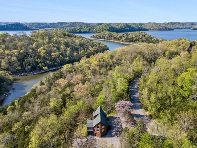 110 Lake Meadow Dr, Smithville, TN 37166