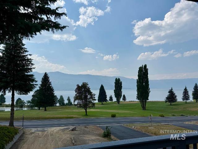 110 Lakeshore Drive