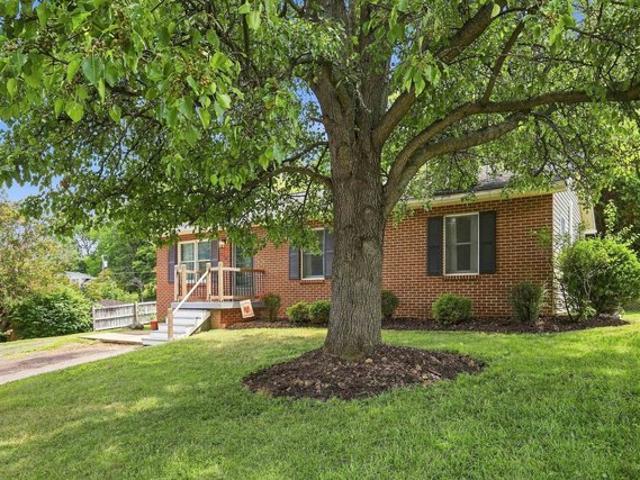 110 Lambert St, Staunton, VA 24401