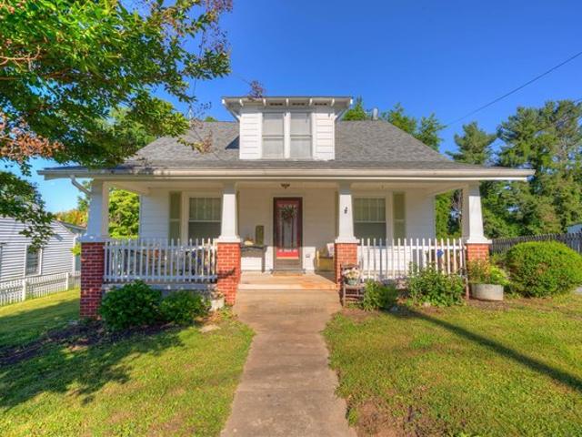 110 Lester St, Christiansburg, VA 24073