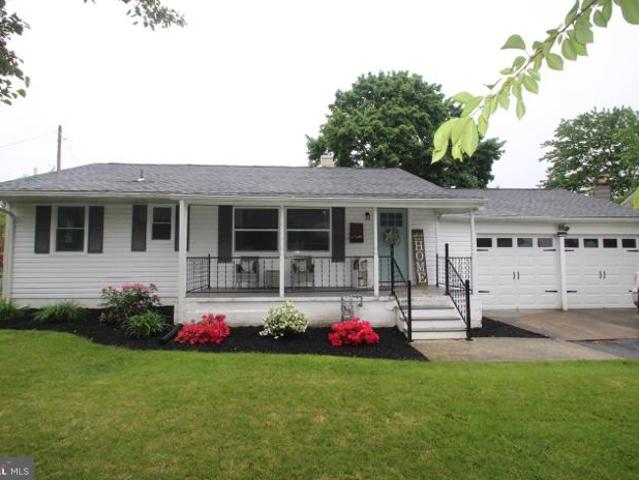 110 Lincoln Dr, Fayetteville, PA 17222