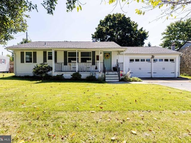 110 Lincoln Dr, Fayetteville, PA 17222