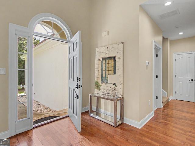 110 Lyndhurst Way