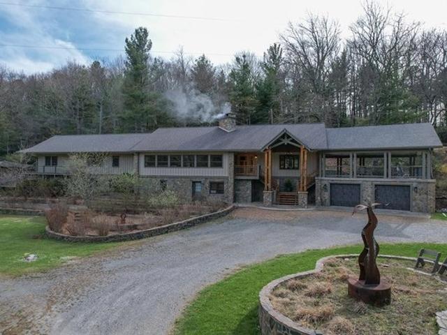 110 Mountain Hearth Dr, Sparta, NC 28675