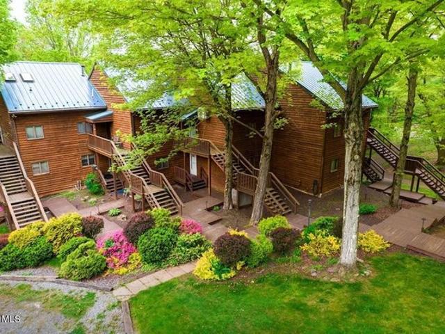 110 Moss Creek Dr, Portage, PA 15946