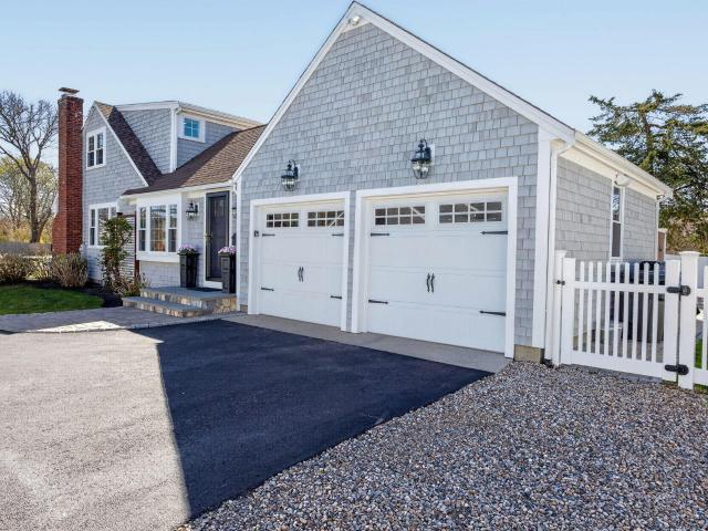 110 Mariners Ln, Falmouth, MA 02540 | MLS #22601 | Compass