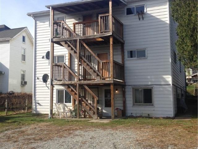 110 N 4th St