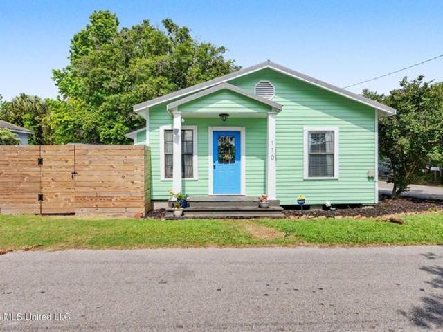110 N Toulme St, Bay Saint Louis, MS 39520