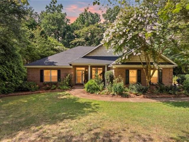 110 N Cedarbrook Dr, Auburn, AL 36830
