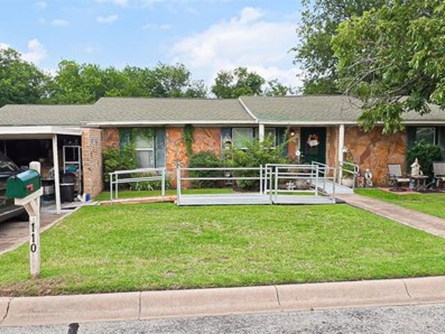 110 N Cherry Ln, Granbury, TX 76048