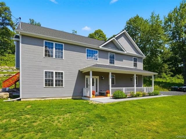 110 N Drury Ln, Newburgh, NY 12550