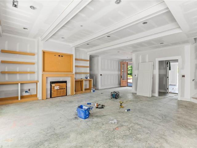 110 N Madera Drive
