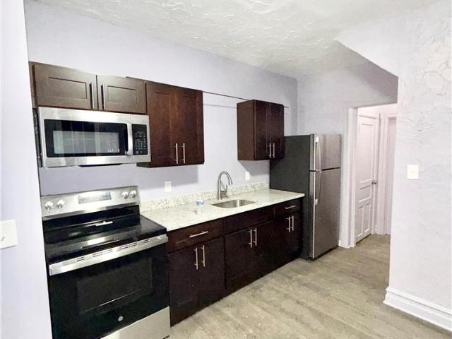 110 N Silk Street