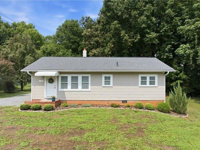 110 New St S, Liberty, NC 27298