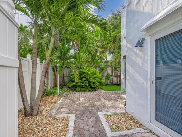 110 NE 16th Ter, Fort Lauderdale, FL 33301