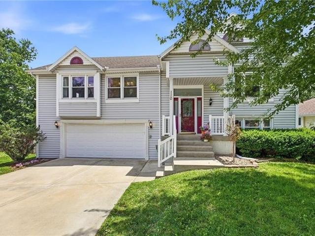 110 NE Brookwood Pl, Blue Springs, MO 64014