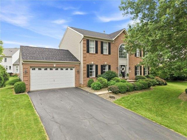 110 Neshannock Trails Dr, New Castle, PA 16105