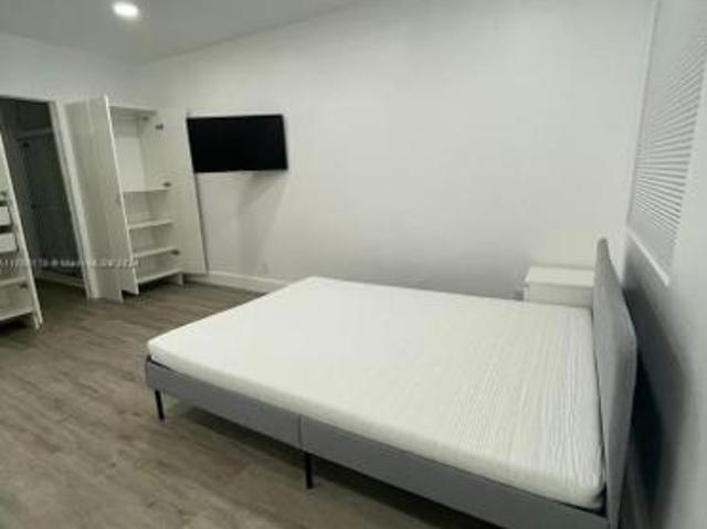 110 NW 9th Ave #4, Miami, FL 33128