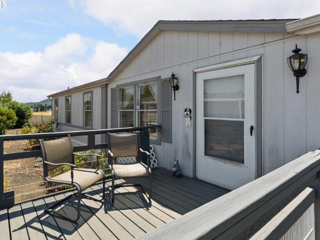 110 nw broc dr
