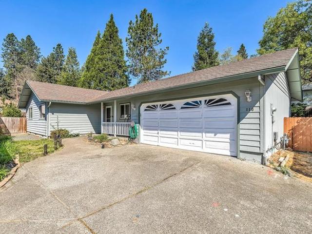 110 NW Sinclair Dr, Grants Pass, OR 97526