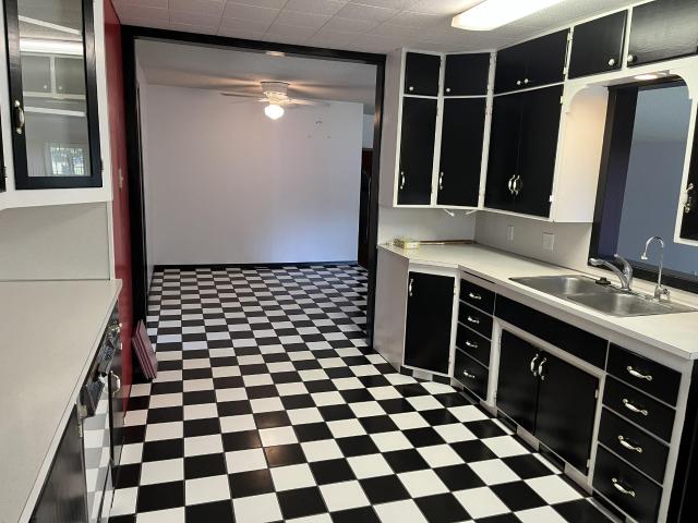 110 S 4th Avenue W
