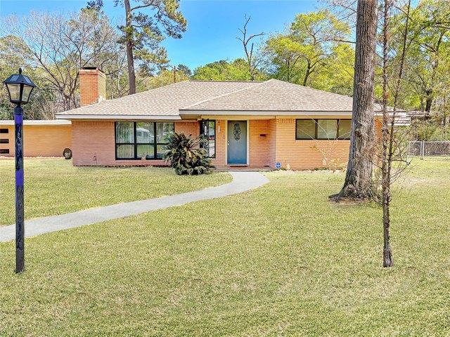 110 S Woodsway St E, Conroe, TX 77301