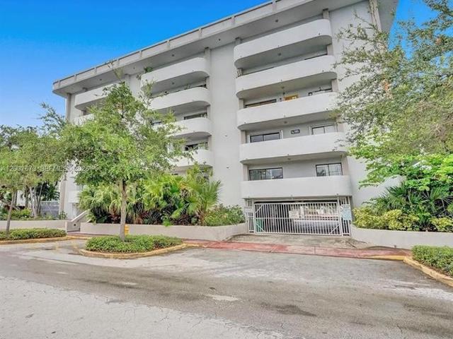 110 S Shore Dr Apt 5B, Miami Beach, FL 33141