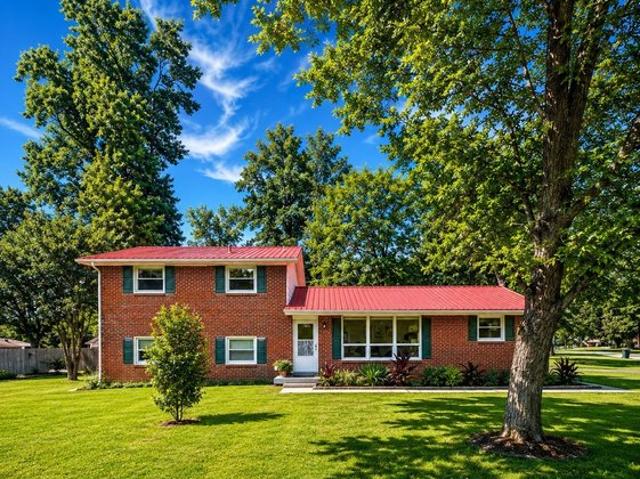 110 Southwood Ln, Tullahoma, TN 37388
