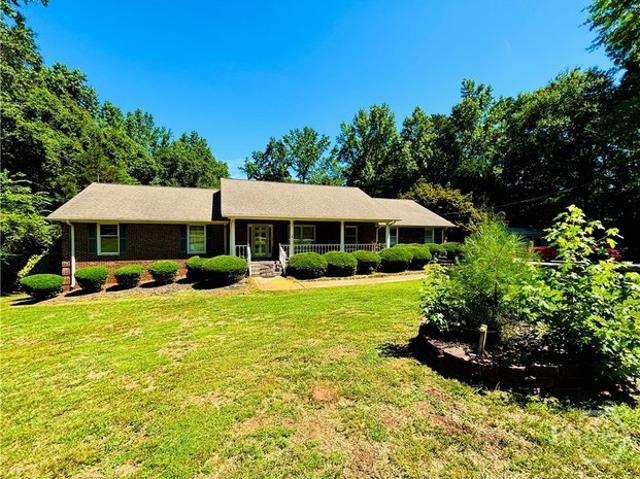 110 Saxon Woods Dr, Athens, GA 30607