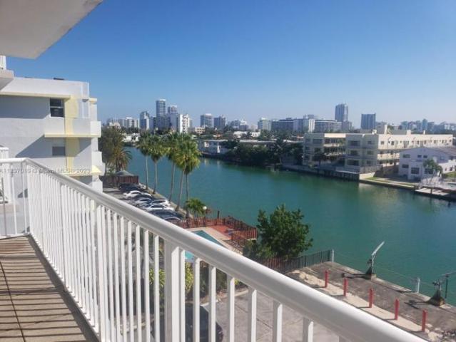 110 Shore Dr S #5E, Miami Beach, FL 33141