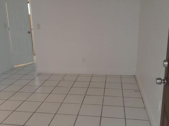 110 Sidonia Ave | Coral Gables Residential / near Business District – North Ponce/Douglas area Studio Apartment for Rent at 110 Sidonia Ave, Coral Gables, FL 33134 Douglas