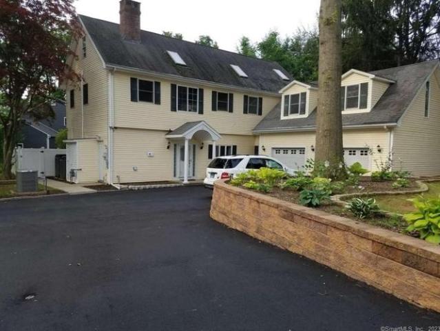 110 Sleeping Giant Dr, Hamden, CT 06518